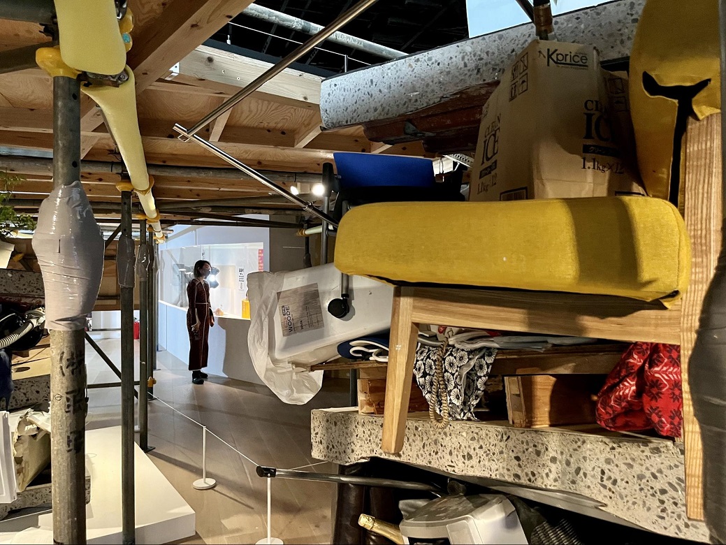 芸術実行犯Chim↑Pomの17年間を振り返る本格的回顧展『Chim↑Pom展：ハッピースプリング』 | イロハニアート